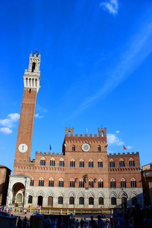 Piazza Del Campo em Siena - Vamos viajar pra onde agora?